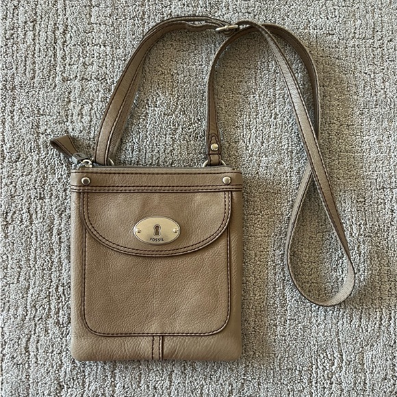 Fossil | Bags | Fossil Tan Leather Keyhole Crossbody | Poshmark